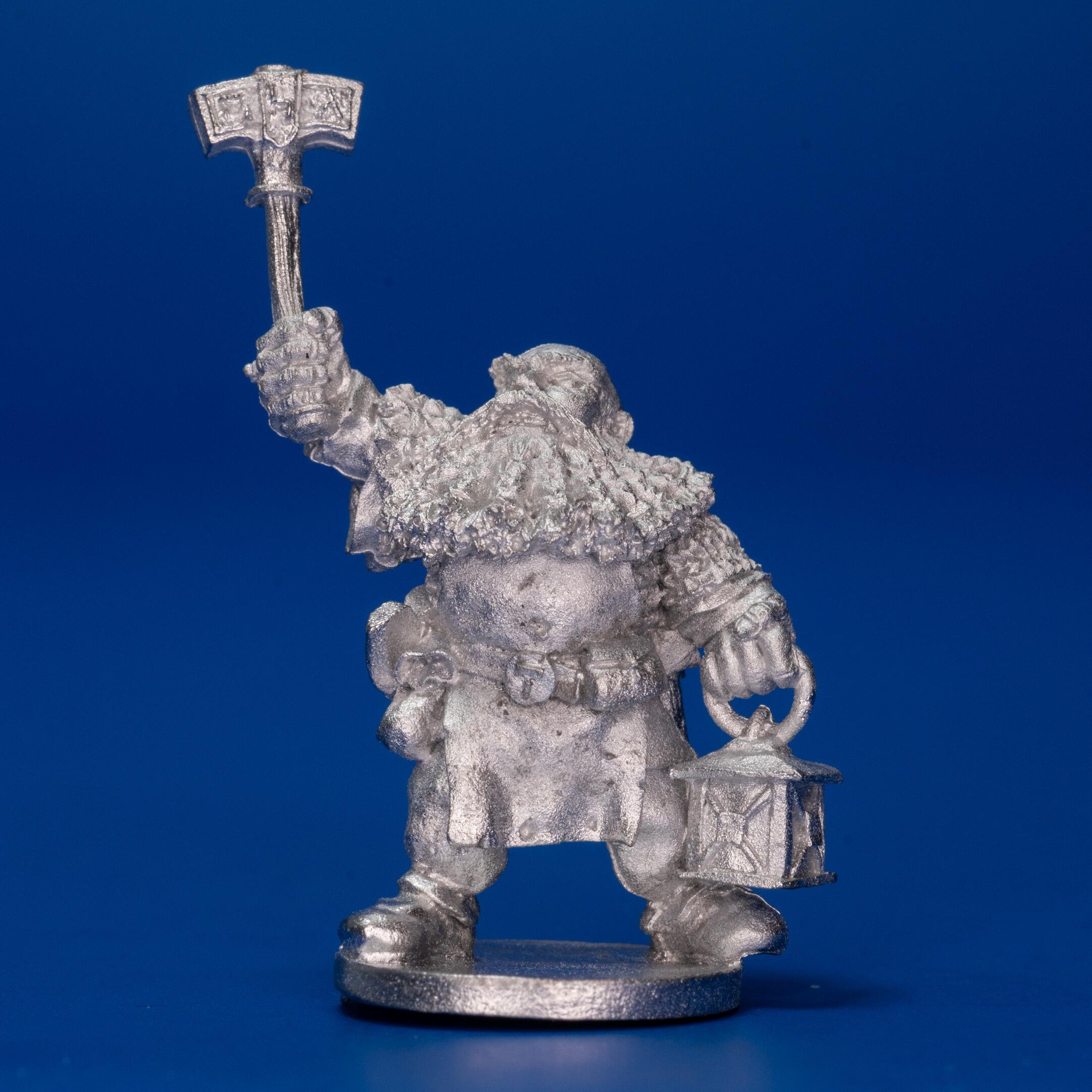 15055 Dwarf with Warhammer & Lantern by Ral Partha