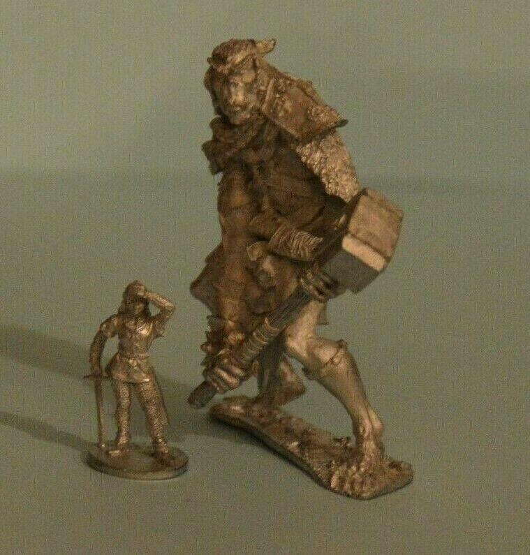 19326 Snow Troll 1 UNPAINTED by Ral Partha