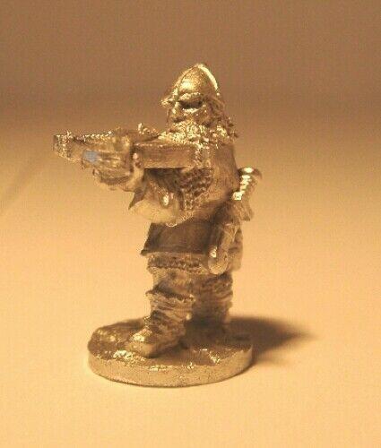 18003 Dwarf with Crossbow by Ral Partha