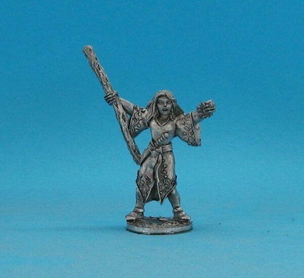 19015B Sorceress by Ral Partha